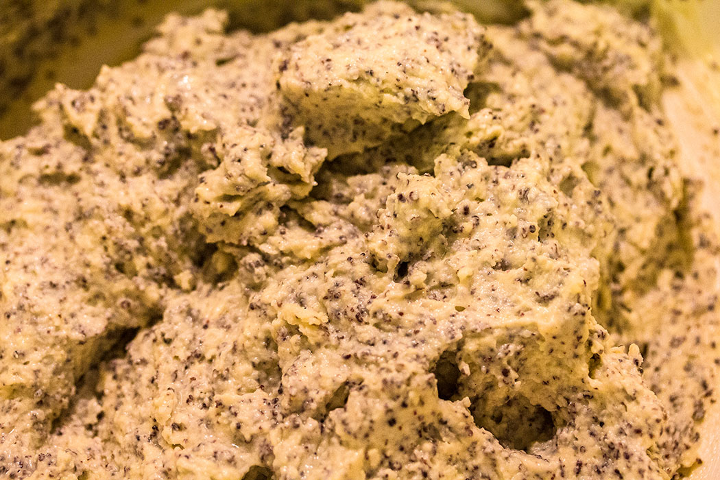 Topfen-Mohn-Knödel mit fruchtiger Himbeersauce