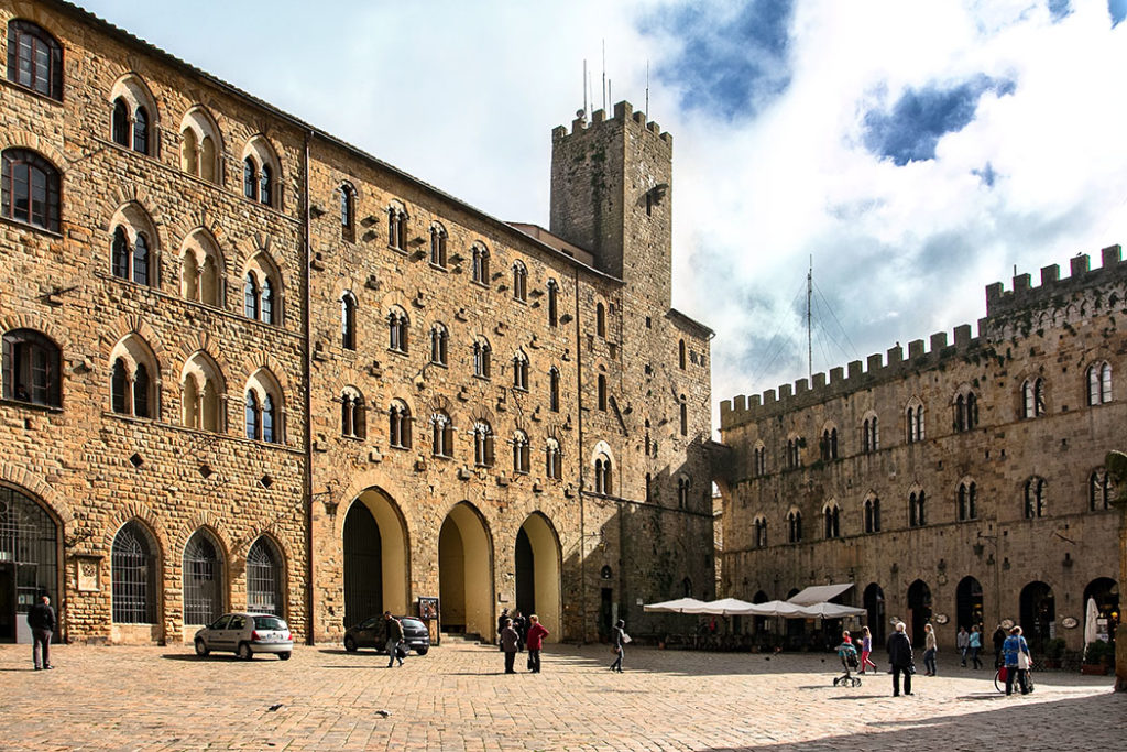 Toskana: Cicero und die etruskische Familie Caecina aus Volterra